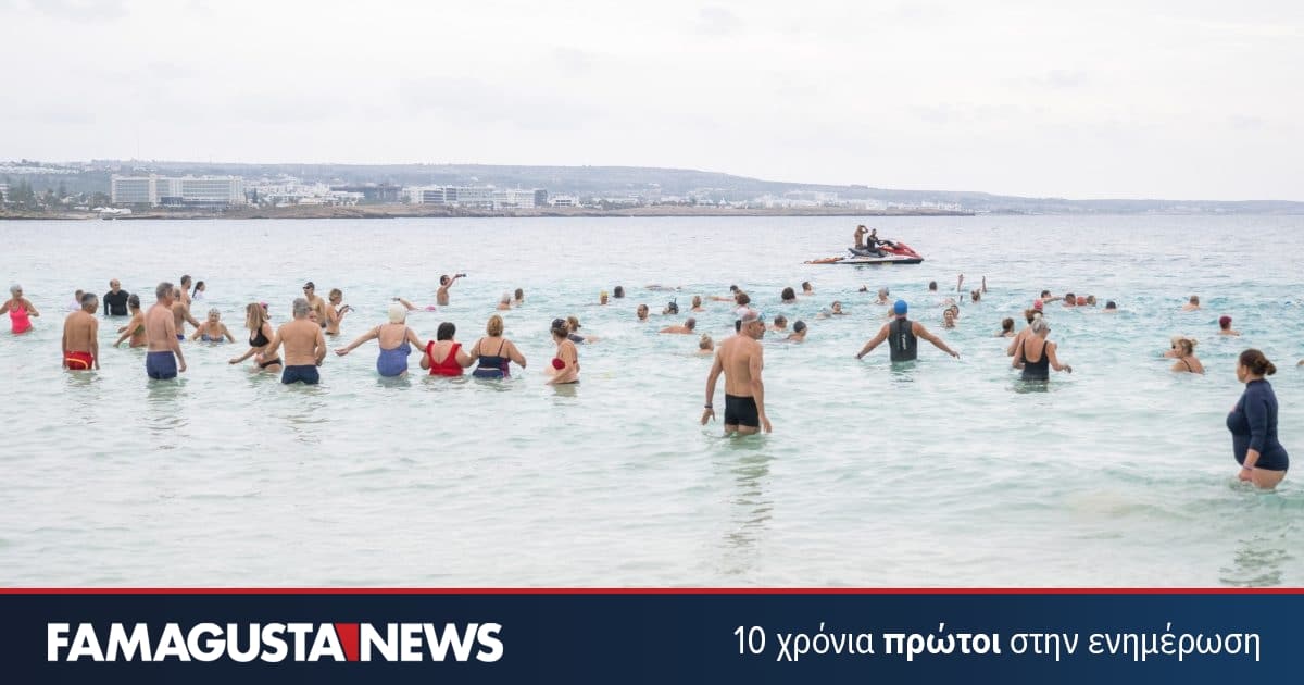 ΑΓΙΑ ΝΑΠΑ: 200 χειμερινοί κολυμβητές βούτηξαν στην παραλία Μακρόνησος ...