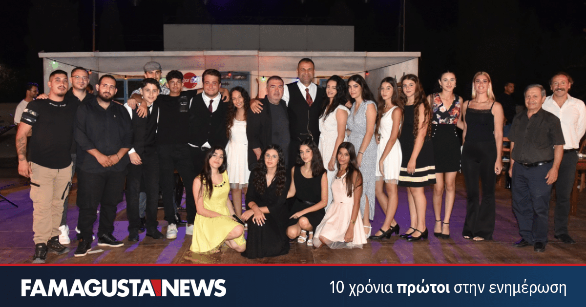 Σε ρεμπέτικους ρυθμούς διασκέδασαν το κοινό οι Μικροί Ρεμπέτες και ...