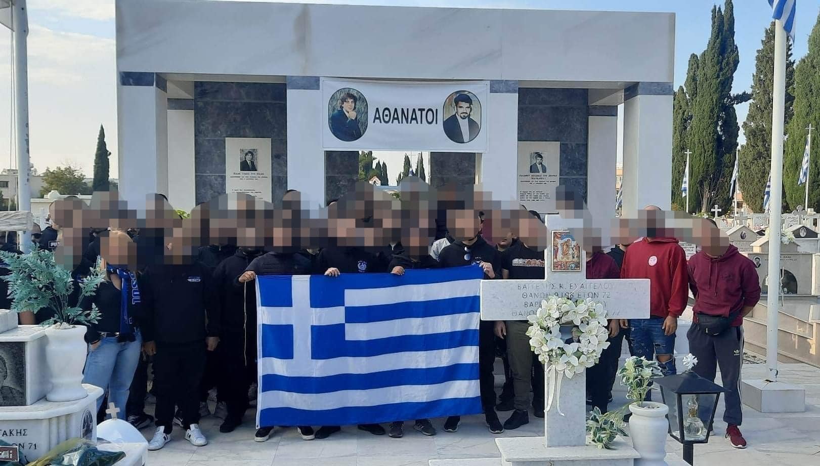Κατάθεση στεφάνων σε Ισαάκ-Σολωμού από Ενωσίτες και Απολλωνίστες (ΦΩΤΟΣ ...